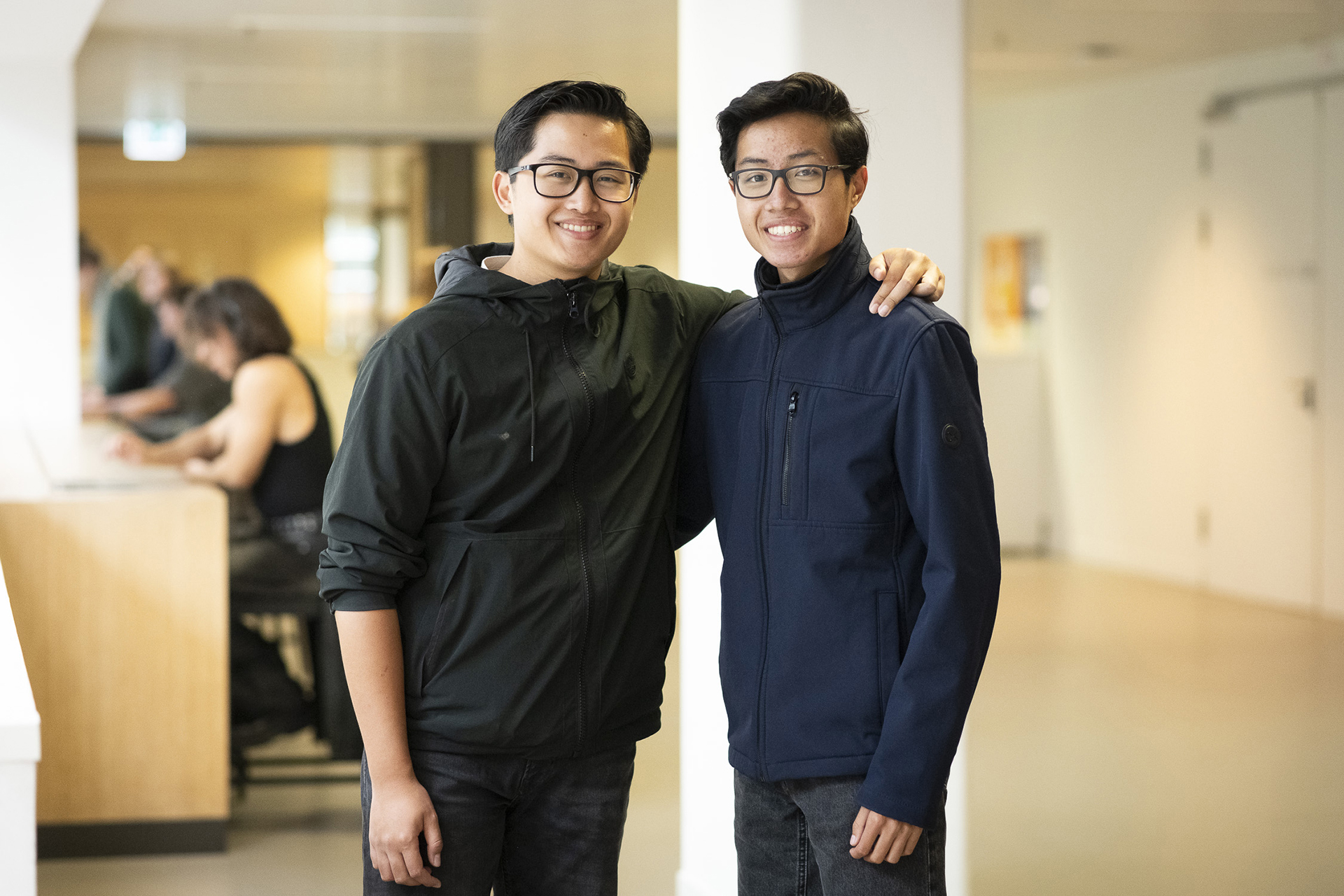 Luisteren, vragen stellen en de sfeer proeven op de Bachelor Open Dag ...